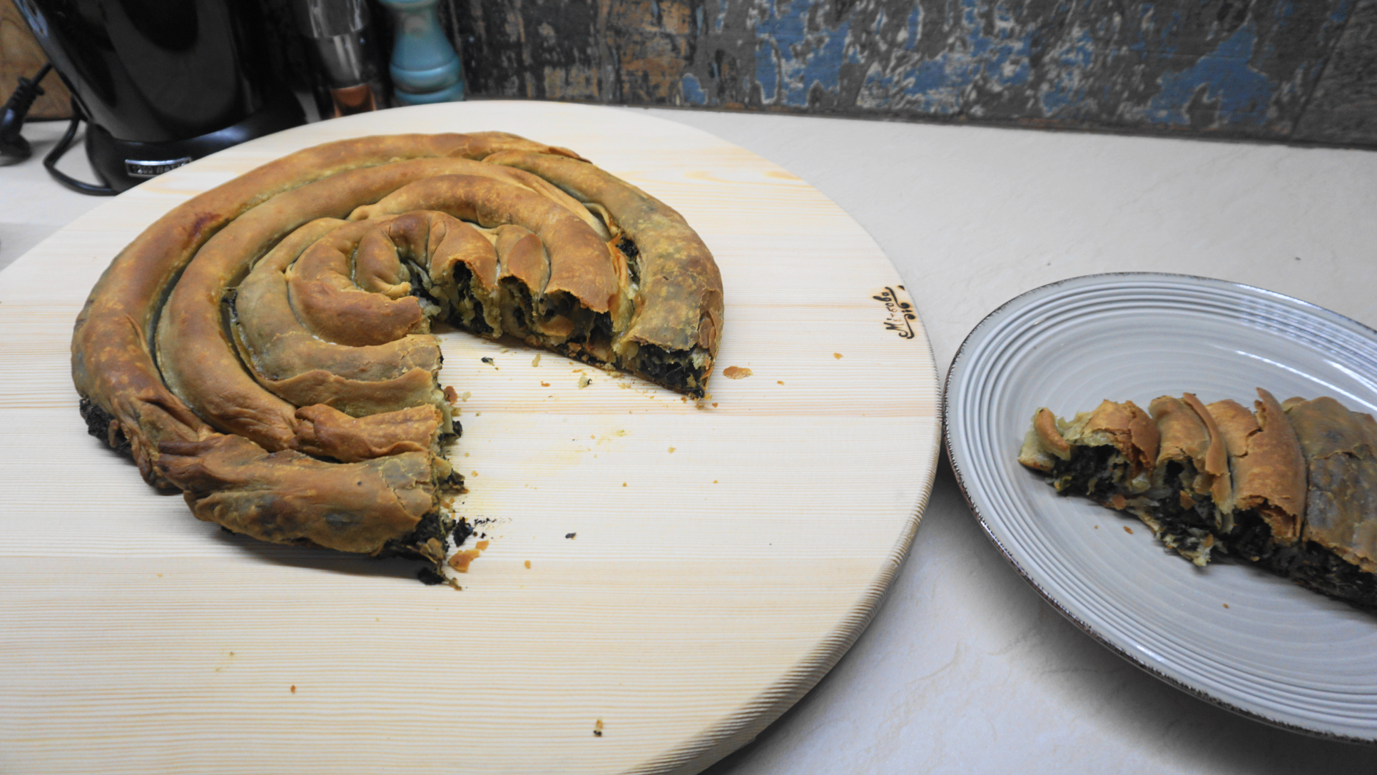 Στριφτή σπανακόπιτα νηστίσιμη | greekcookingbykaterina.com