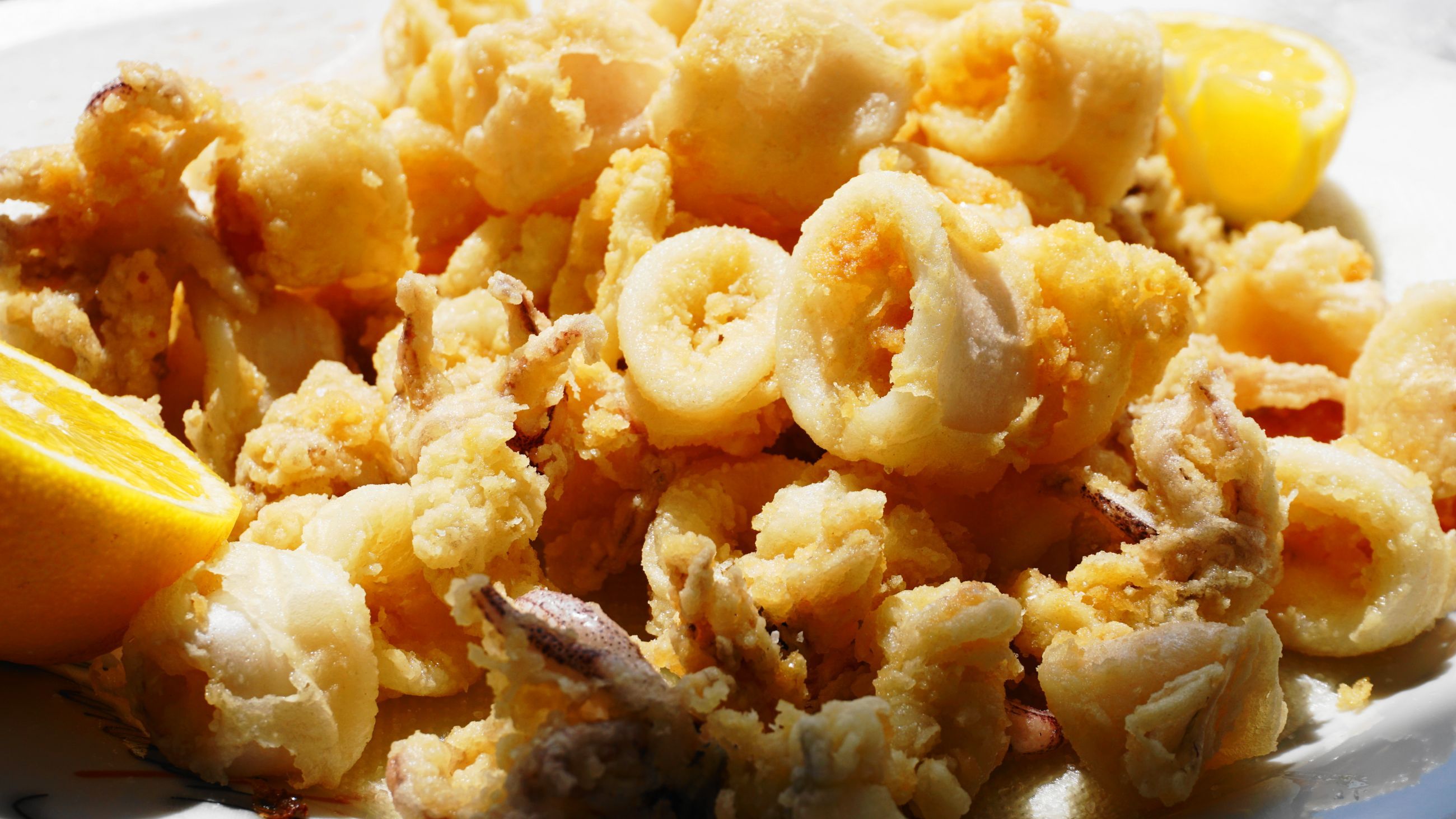 Καλαμαράκια τηγανιτά | greekcookingbykaterina.com
