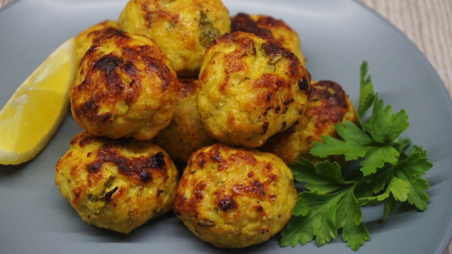 Αφράτα κεφτεδάκια κοτόπουλο στο φούρνο | greekcookingbykaterina.com