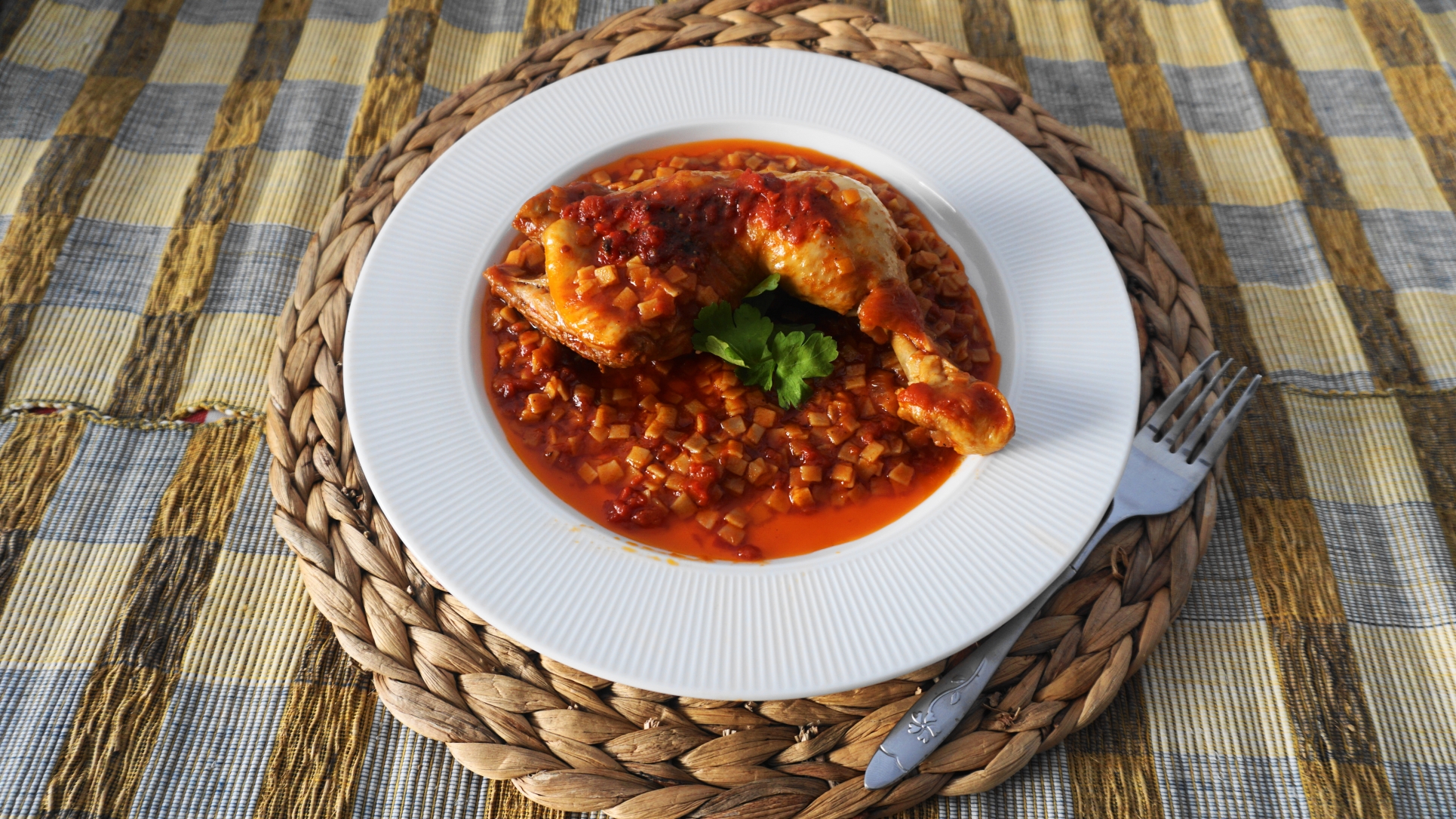 Κοτόπουλο κοκκινιστό με χυλοπιτάκι | greekcookingbykaterina.com