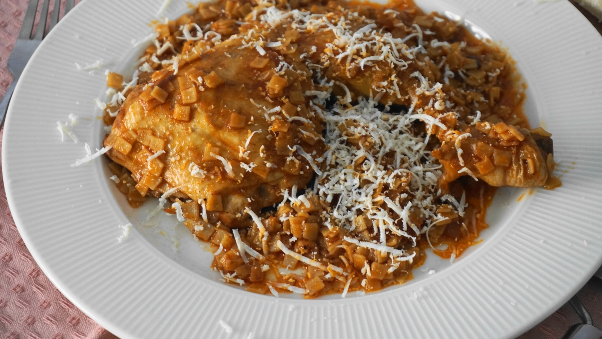 Κοτόπουλο κοκκινιστό με χυλοπιτάκι | greekcookingbykaterina.com