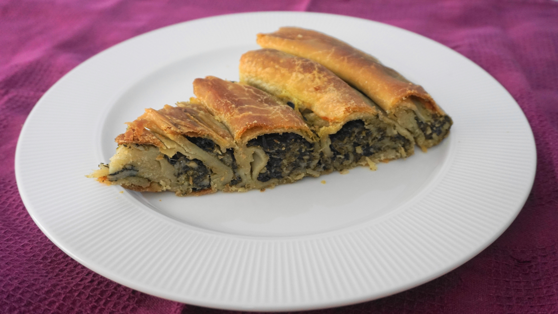 Στριφτή σπανακοτυρόπιτα | greekcookingbykaterina.com