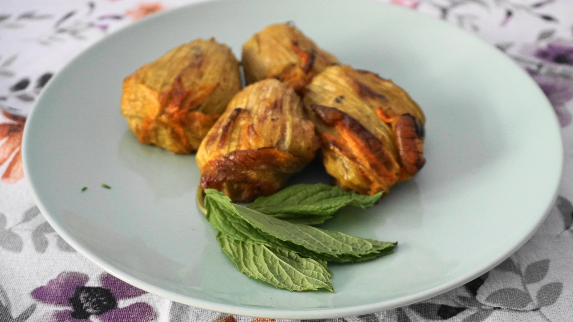 Κολοκυθοανθοί γεμιστοί με ρύζι | greekcookingbykaterina.com