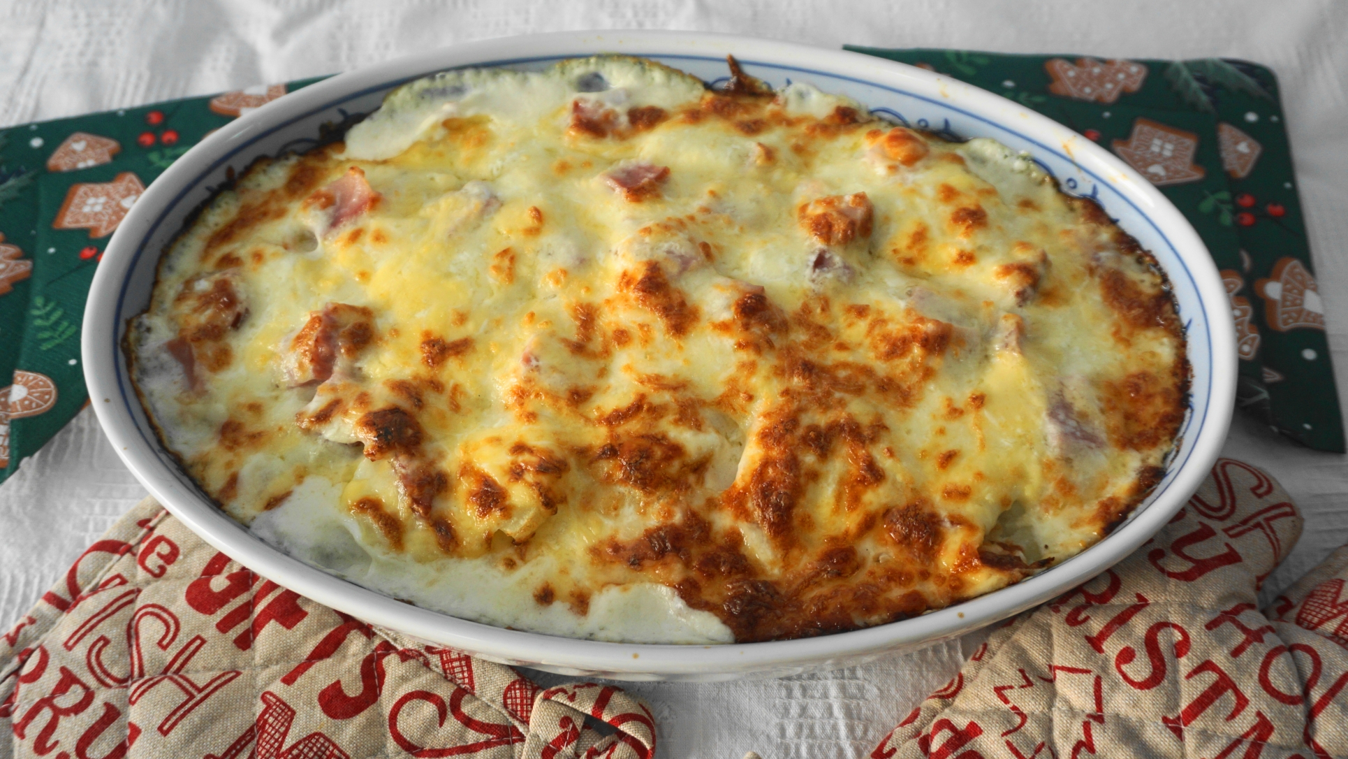 Πατάτες ογκρατέν στο φούρνο με τυριά | greekcookingbykaterina.com