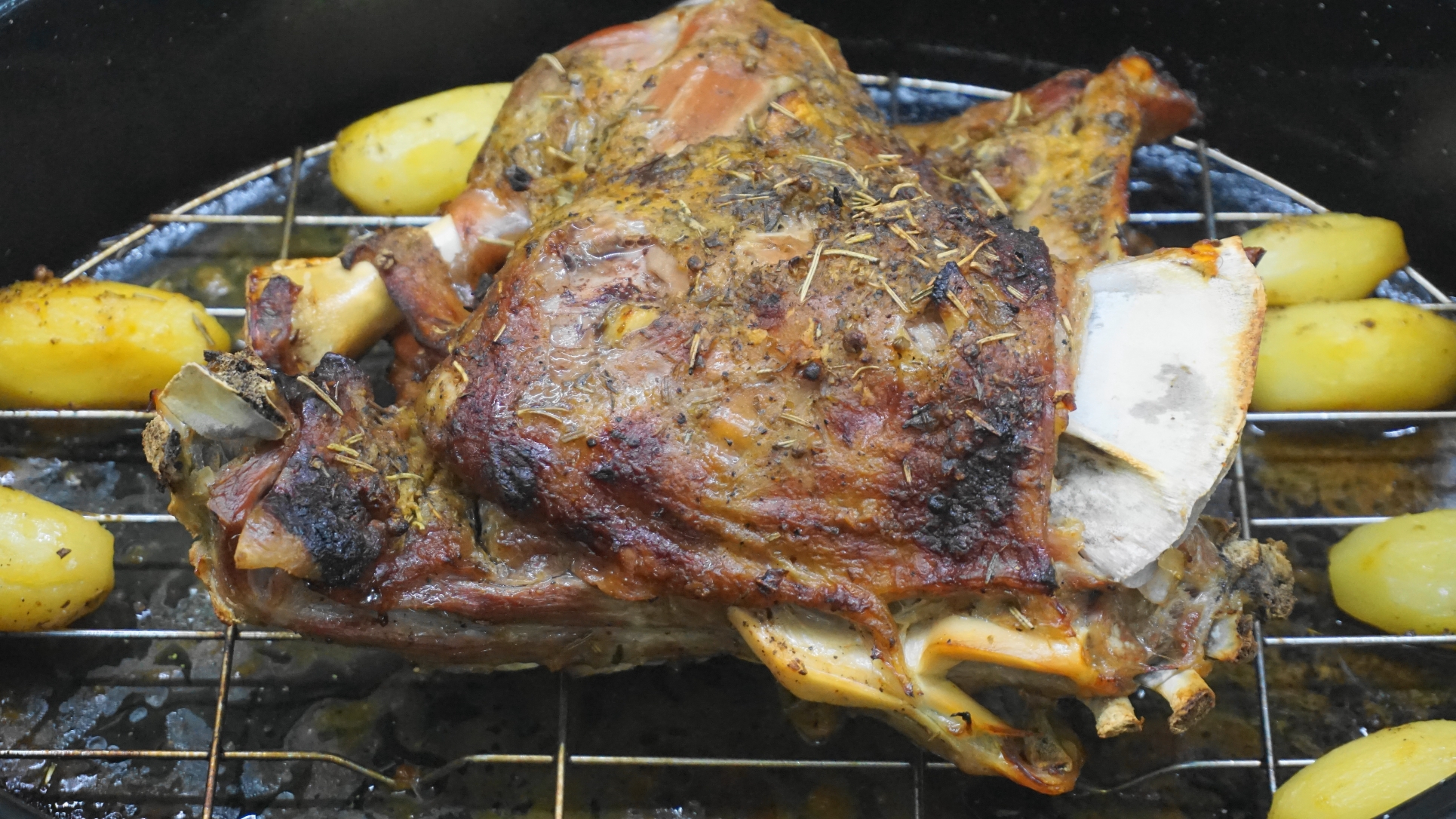 Κατσικάκι στη γάστρα | greekcookingbykaterina.com
