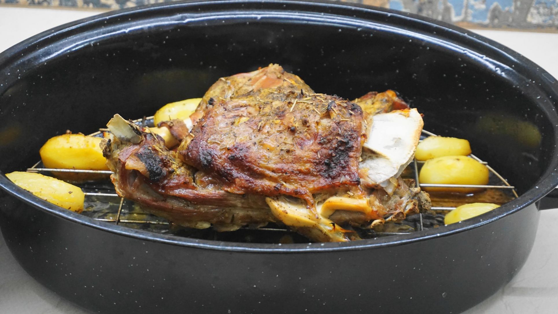 Κατσικάκι στη γάστρα | greekcookingbykaterina.com