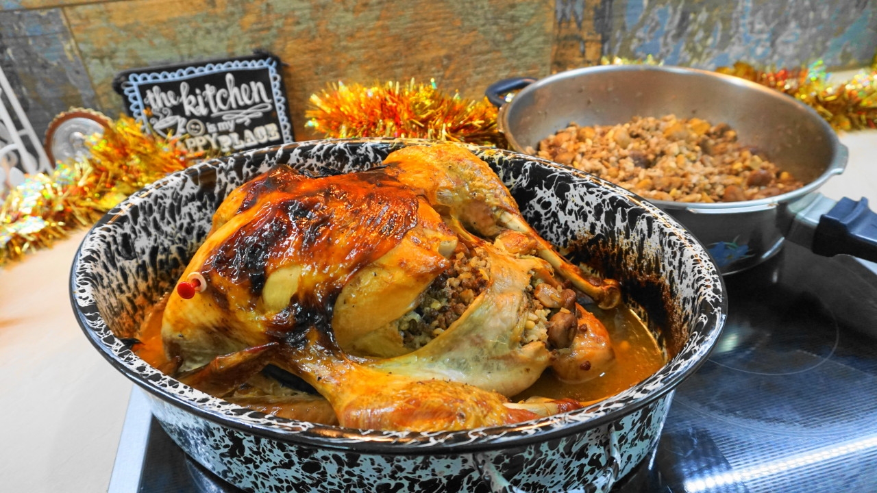 Χριστουγεννιάτικη γαλοπούλα γεμιστή | greekcookingbykaterina.com