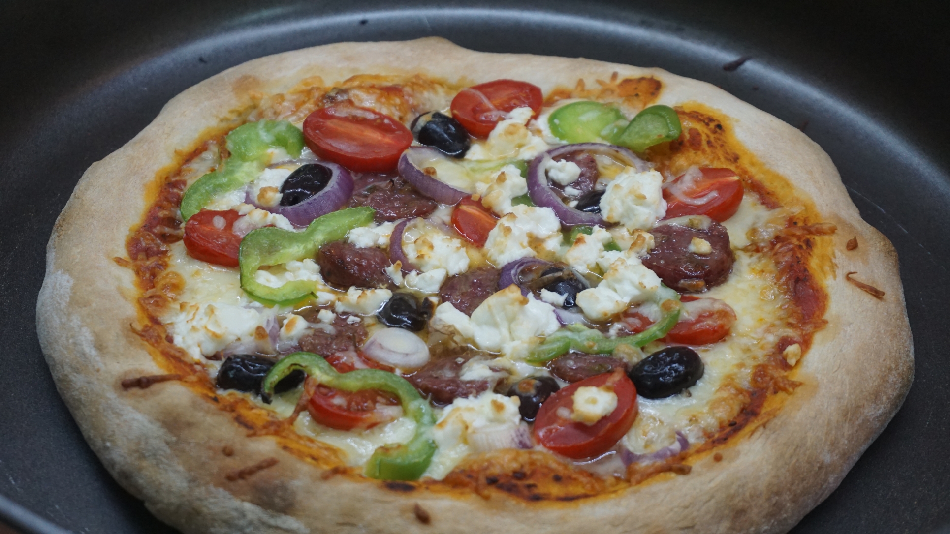 Πίτσα ελληνική | greekcookingbykaterina.com