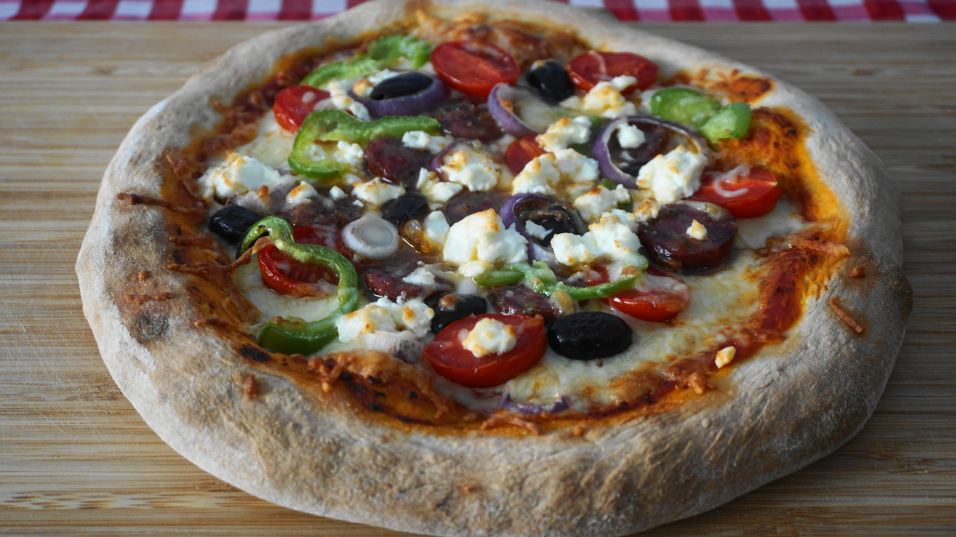 Πίτσα ελληνική | greekcookingbykaterina.com